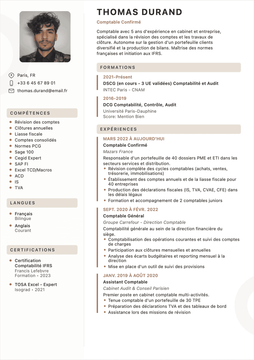 CV Comptable 2026 : modèle, exemples et mots-clés